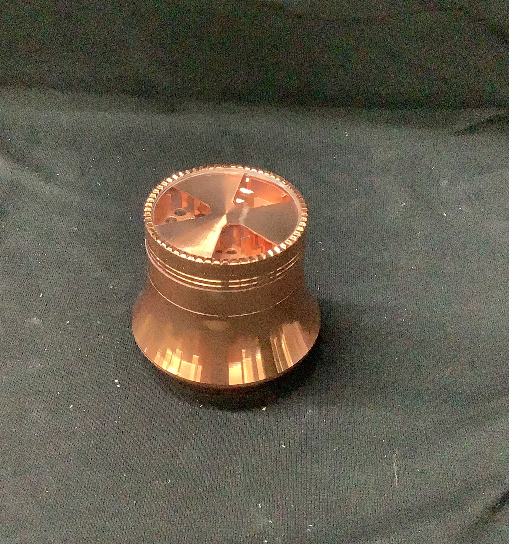 Tri Window-Gold Wide Base 4 stage Grinder-BG377